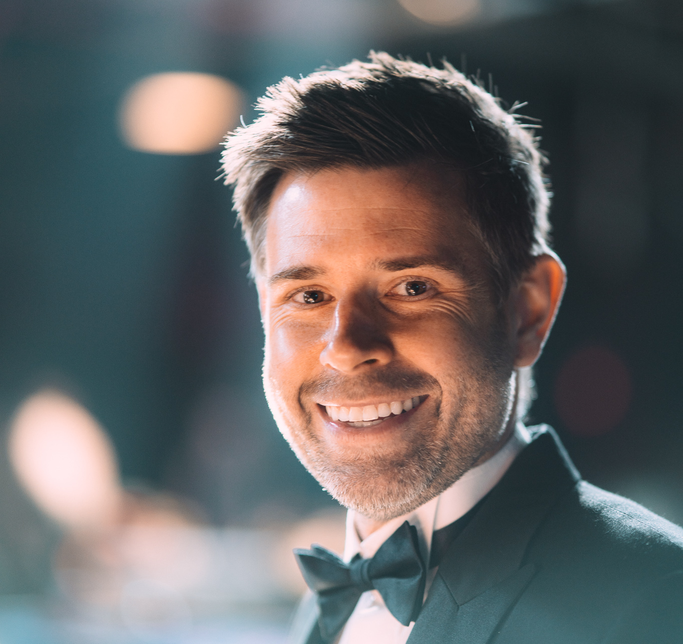 Contact Nashville Benefit Auctioneer Tom Riles - Fun Charity Auctions